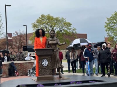 Mamie Till-Mobley, Emmett's Mother, Honored With a Statue at Former ...